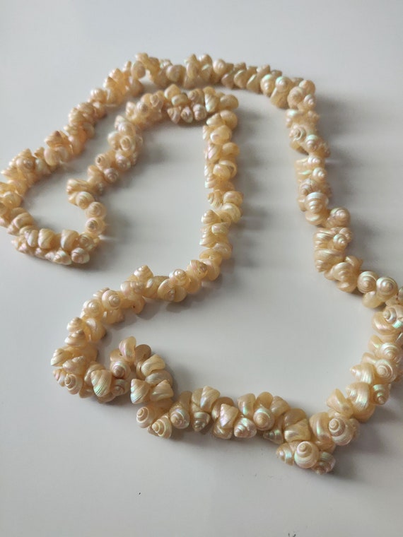Vintage Art Deco Iridescent Trochus Shell Necklace ~ - Gem