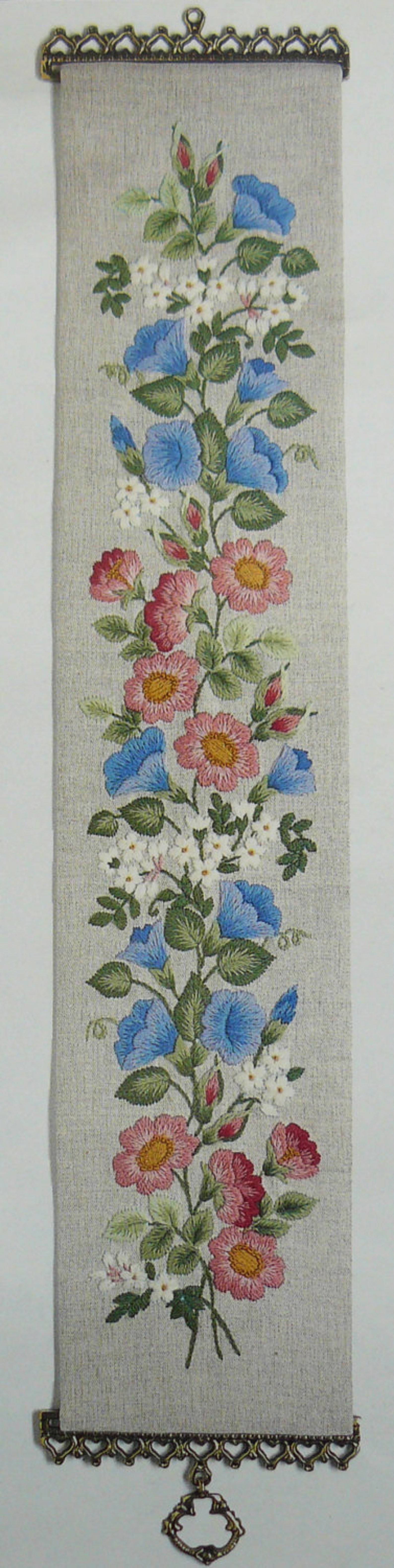 CW 405 Wild Roses Crewel Embroidery Bell Pull Kit - Cream Twill - Etsy