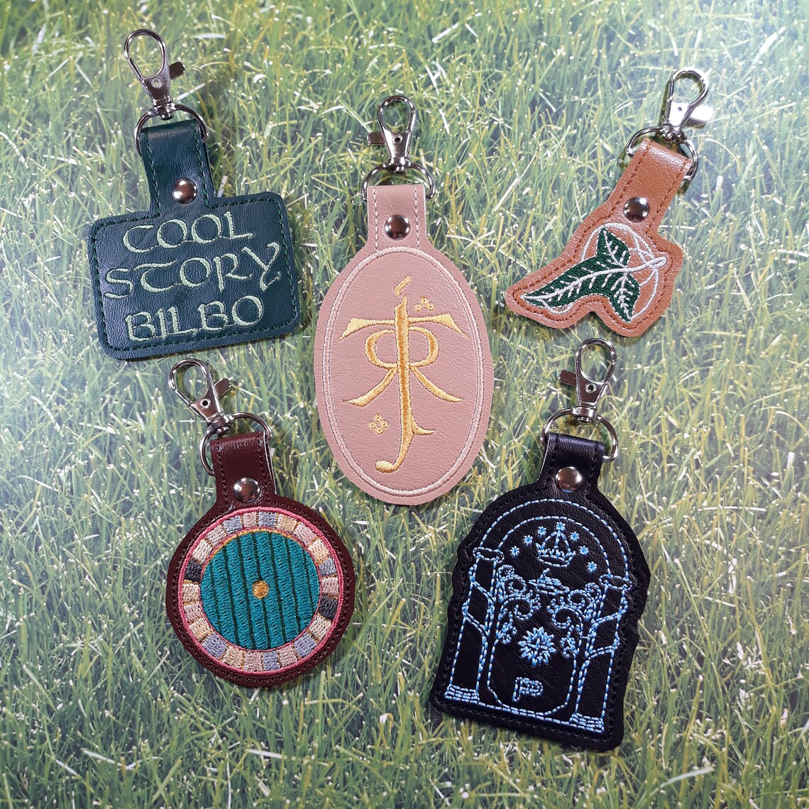 Middle Earth Key Fob // Keychain // Bag Tag // Tolkien Leaf | Etsy