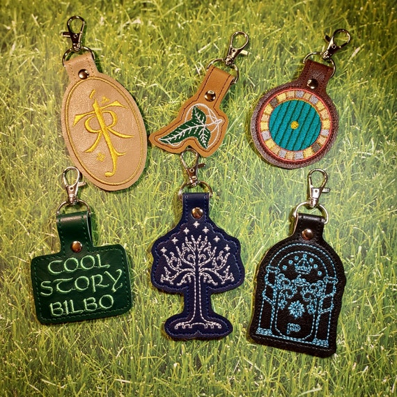 Middle Earth Key Fob // Keychain // Bag Tag // Tolkien Leaf - Etsy