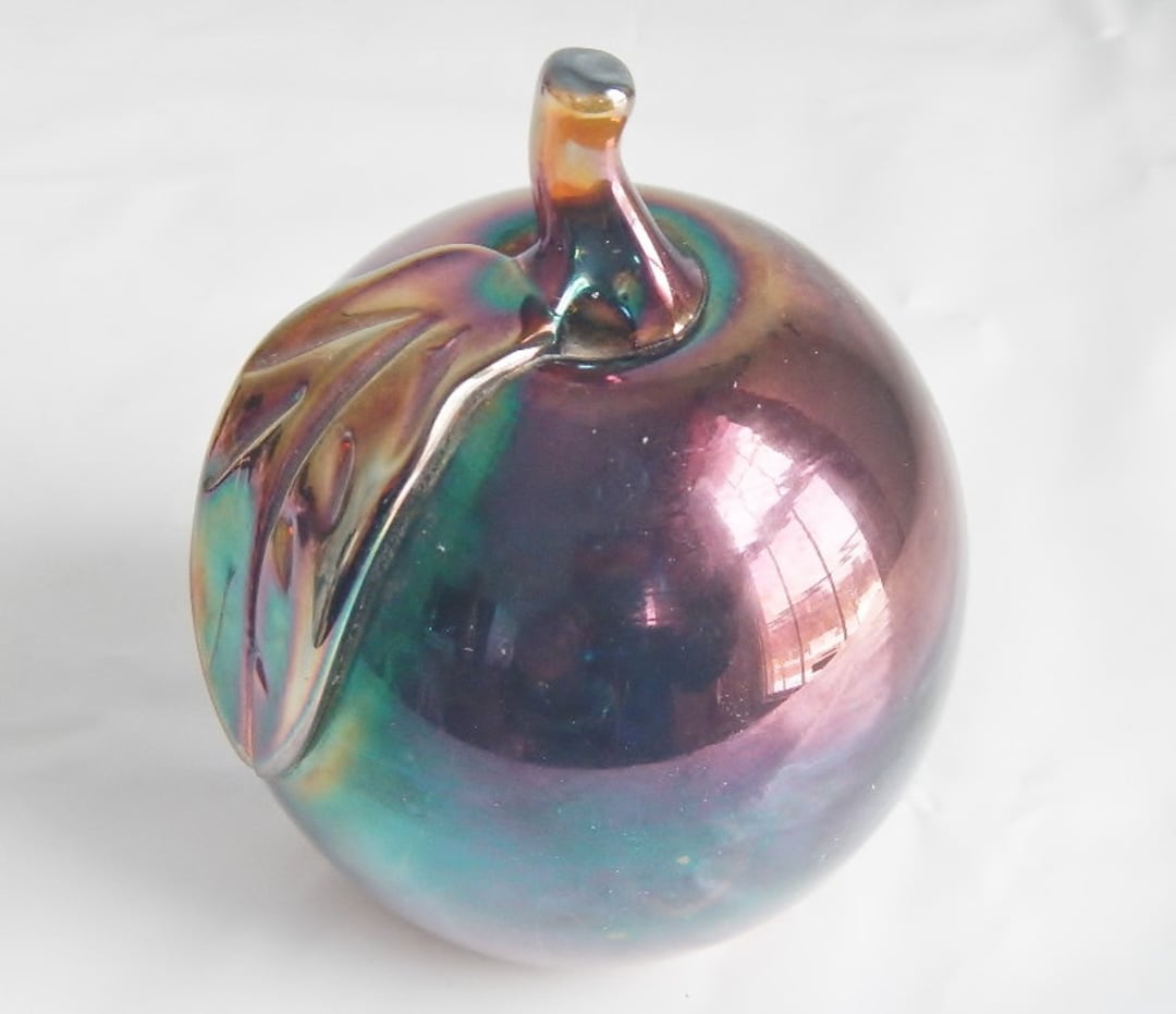 Vintage St. Clair Apple Paperweight - Iridescent - 1980s - Carnival ...