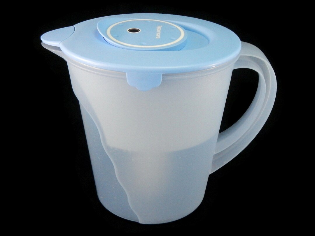 Vintage Tupperware Impressions 1 Gal. Pitcher, Lid Delta Blue, 3.75 L ...