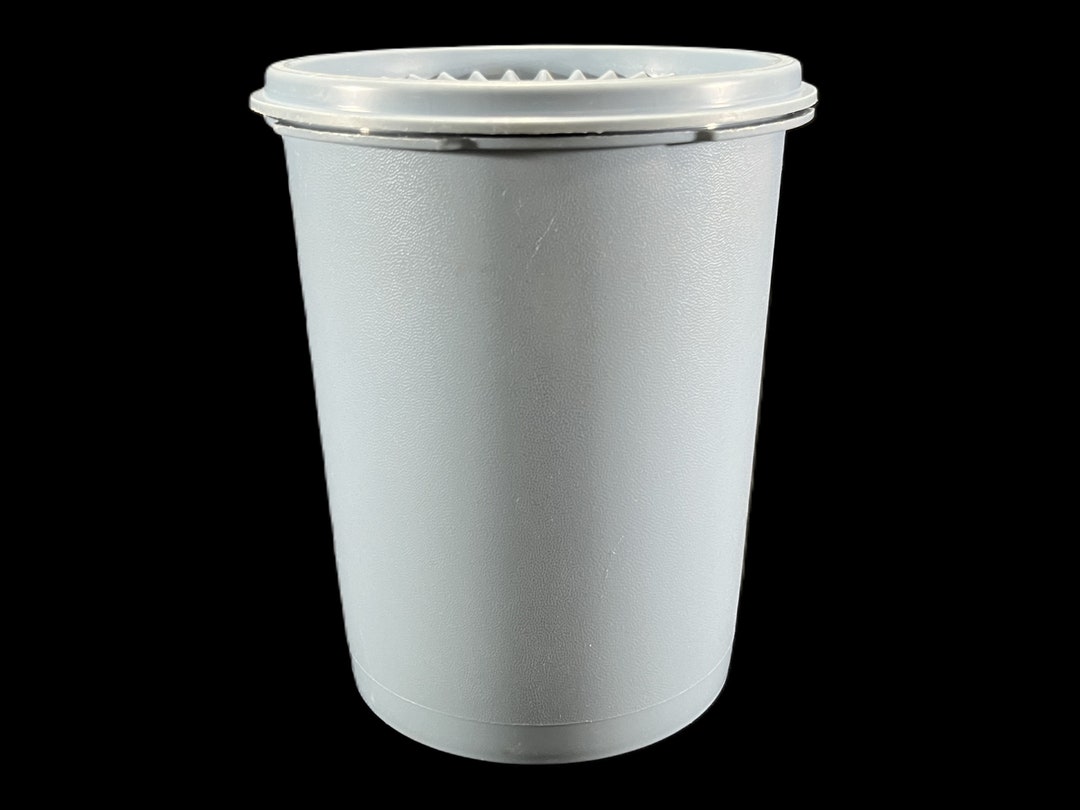 Vintage Tupperware Canister & Lid - Country Blue, 5 Cup, 811, 812 ...