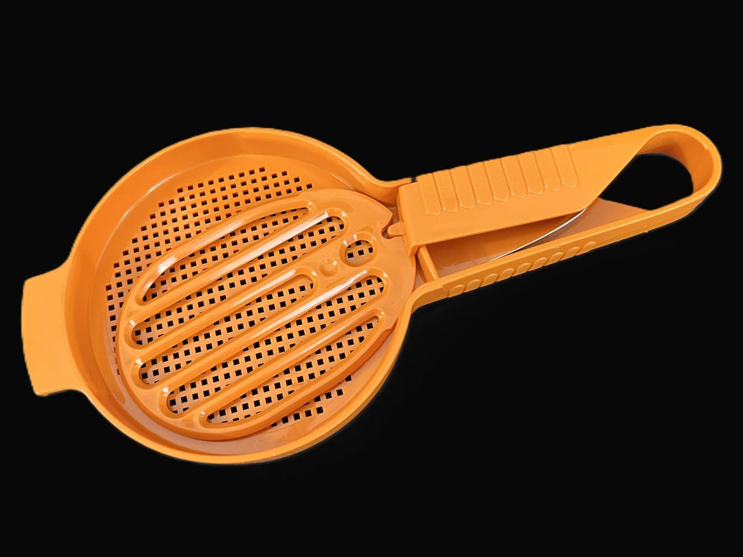 Vintage Tupperware Sift-it Sifter - Hand-held Flour or Powdered Sugar ...