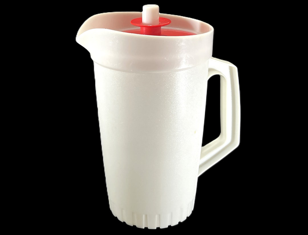 Vintage Tupperware 1-1/2 Quart Juice Pitcher, Lid - Small, White, Red ...