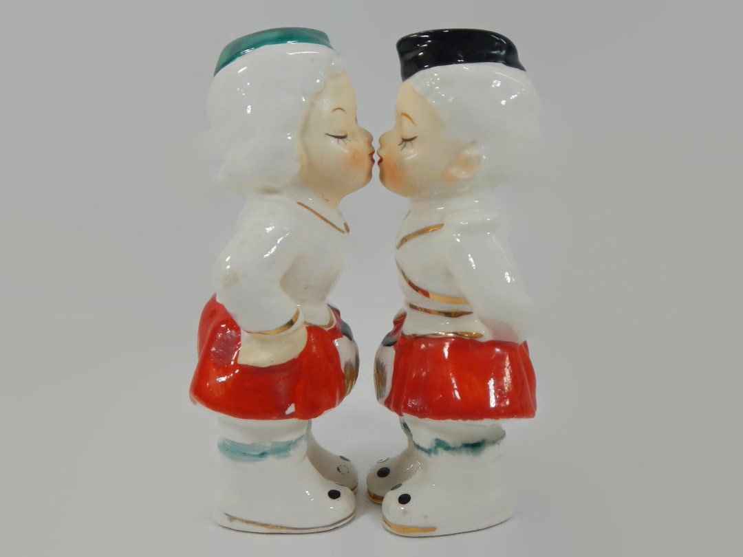 Vintage Ucagco Scottish Kissing Couple Salt, Pepper Shakers- Red Kilts ...