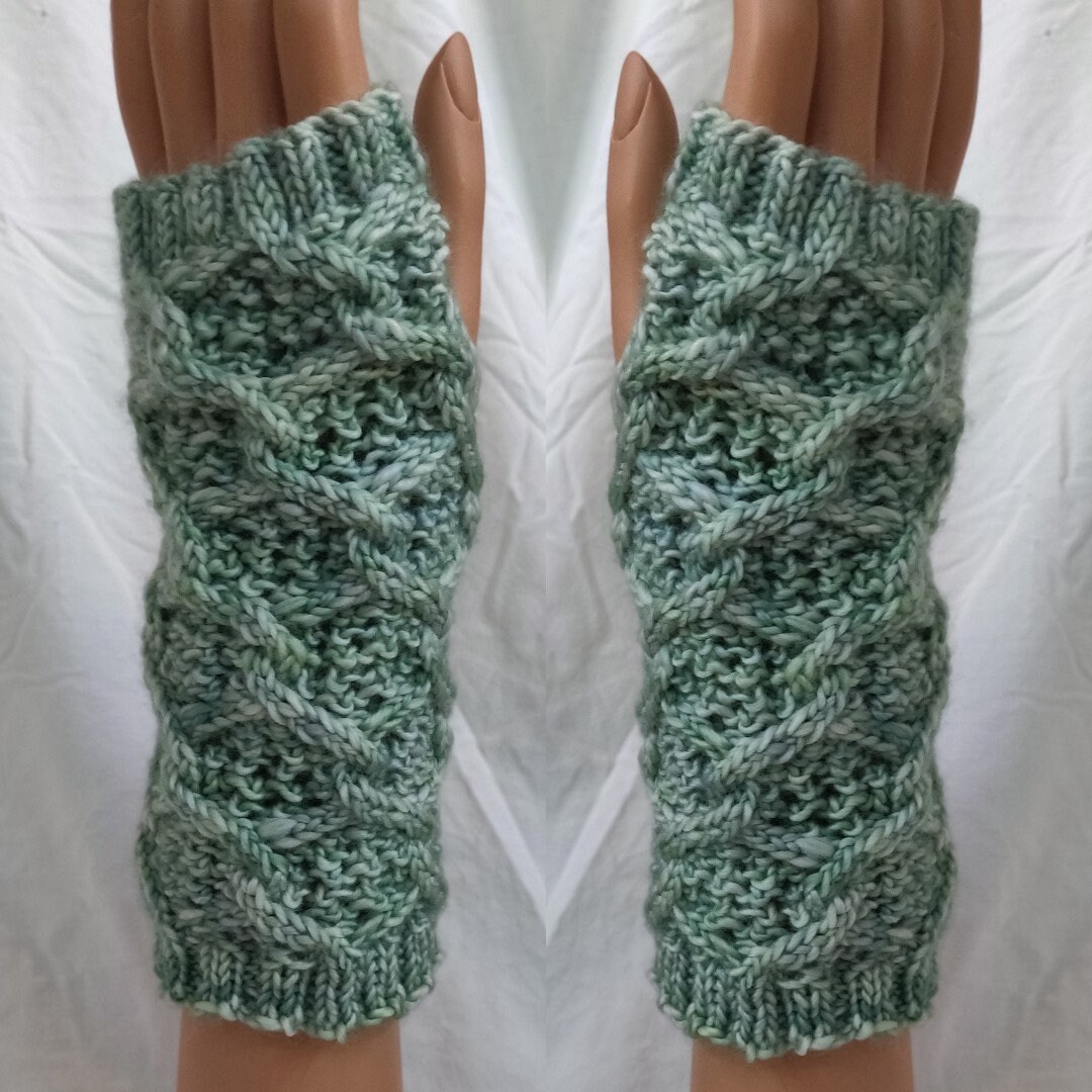 Chain Link Mitts Knitting Pattern - Etsy