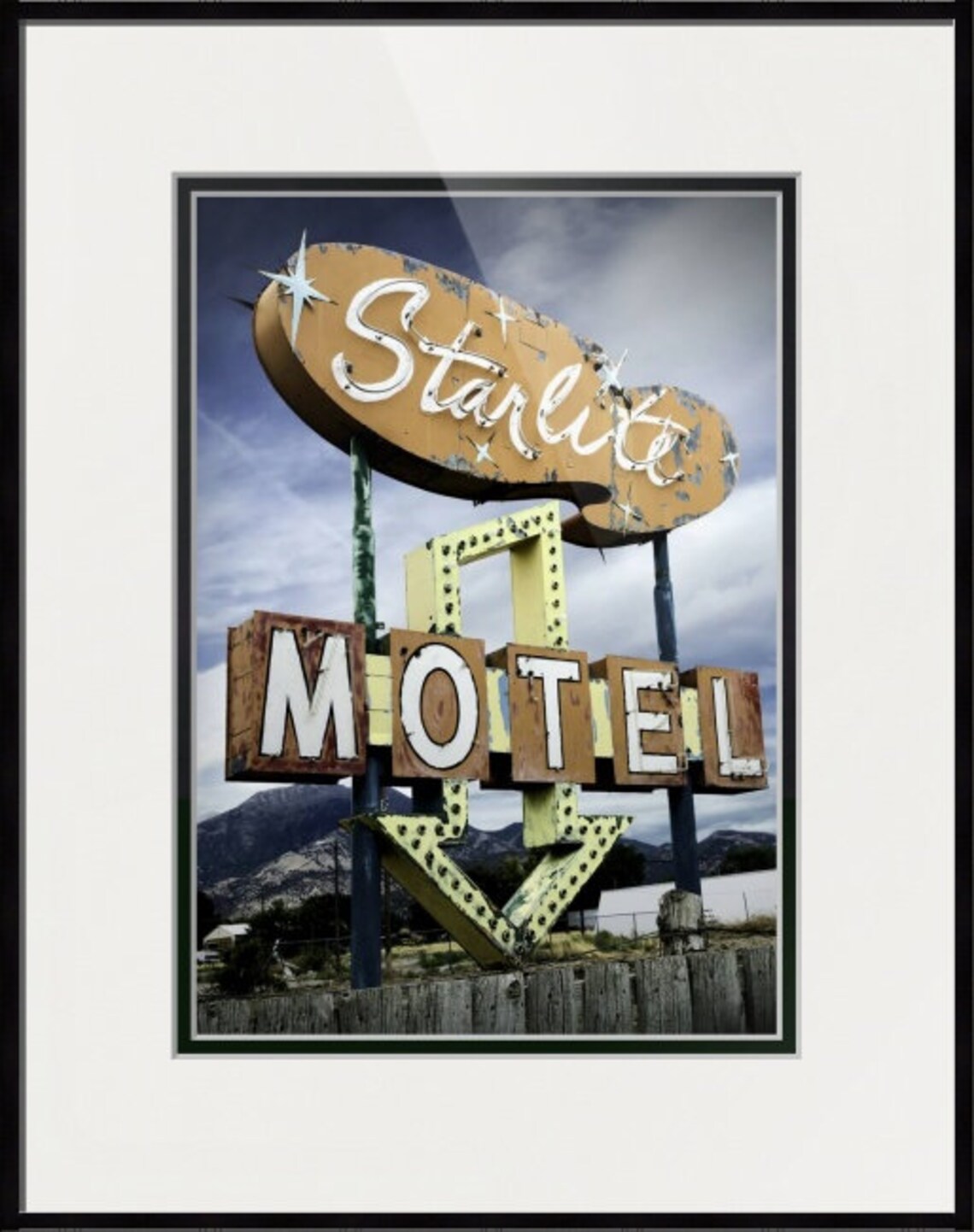 Starlite Motel | Retro Roadside Motel | Vintage Neon Sign | Restaurant ...