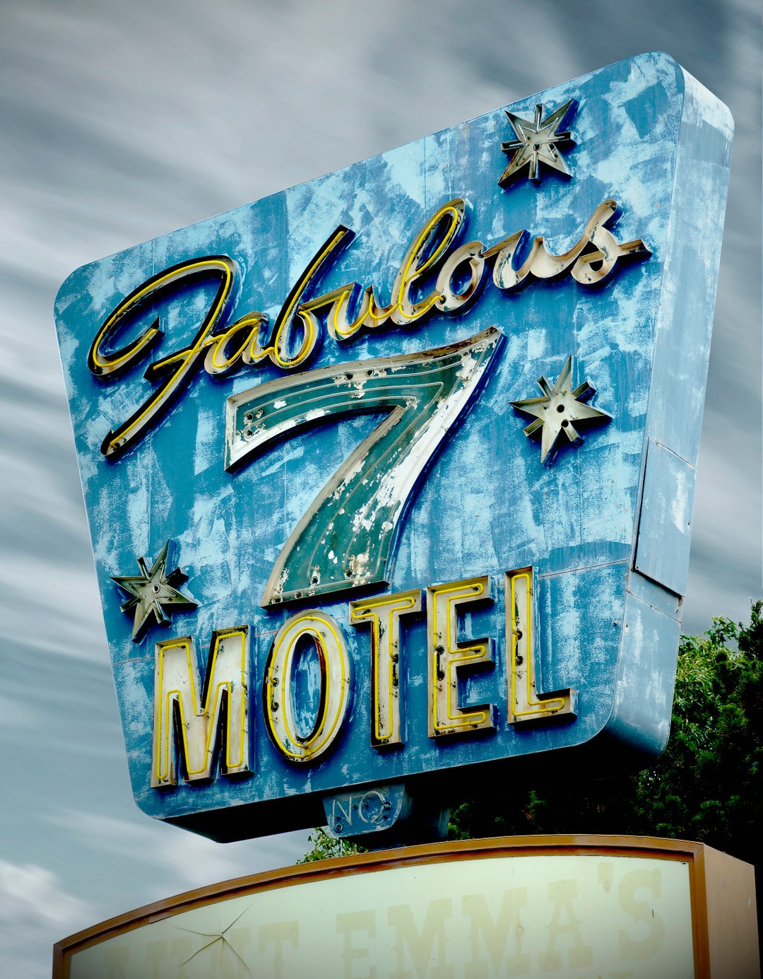 Fabulous 7 Motel | Retro Roadside Motel | Vintage Neon Sign | Hotel ...