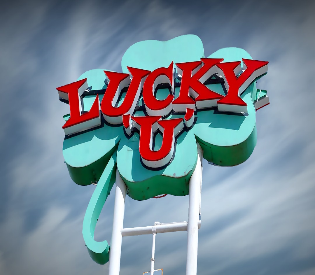 Lucky U Retro Roadside Vintage Neon Sign Four Leaf Clover Irish Sign - Etsy