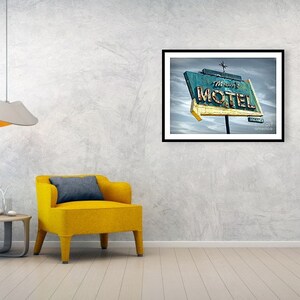 Moms Motel Retro Roadside Motel Vintage Neon Advertising Sign ...