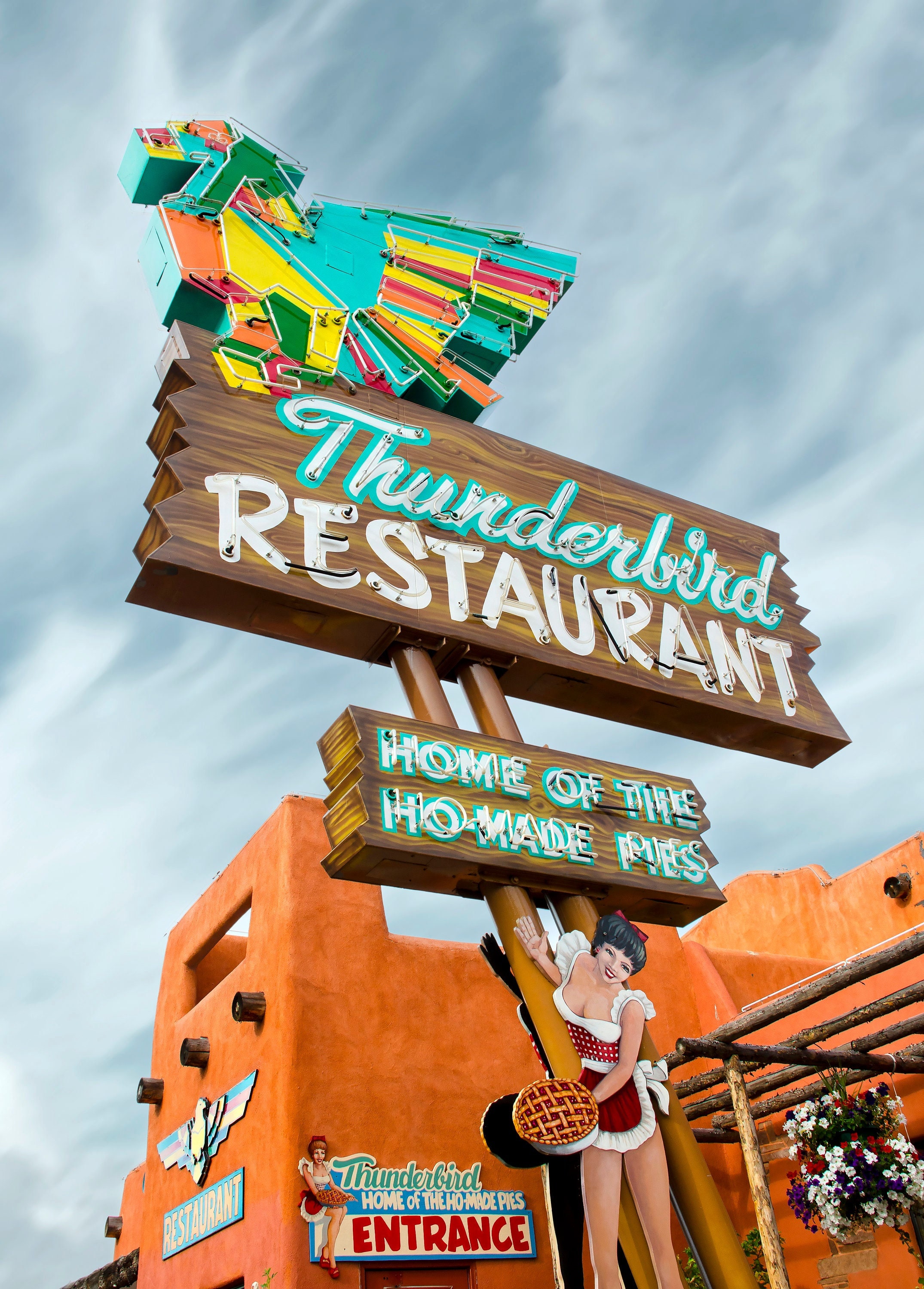 Thunderbird Restaurant Retro Roadside Vintage Neon Sign Mount Carmel ...