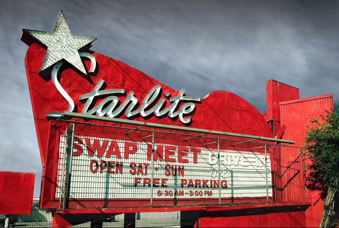 Starlite Drive in Retro Roadside Movie Drive in Vintage Neon Sign ...