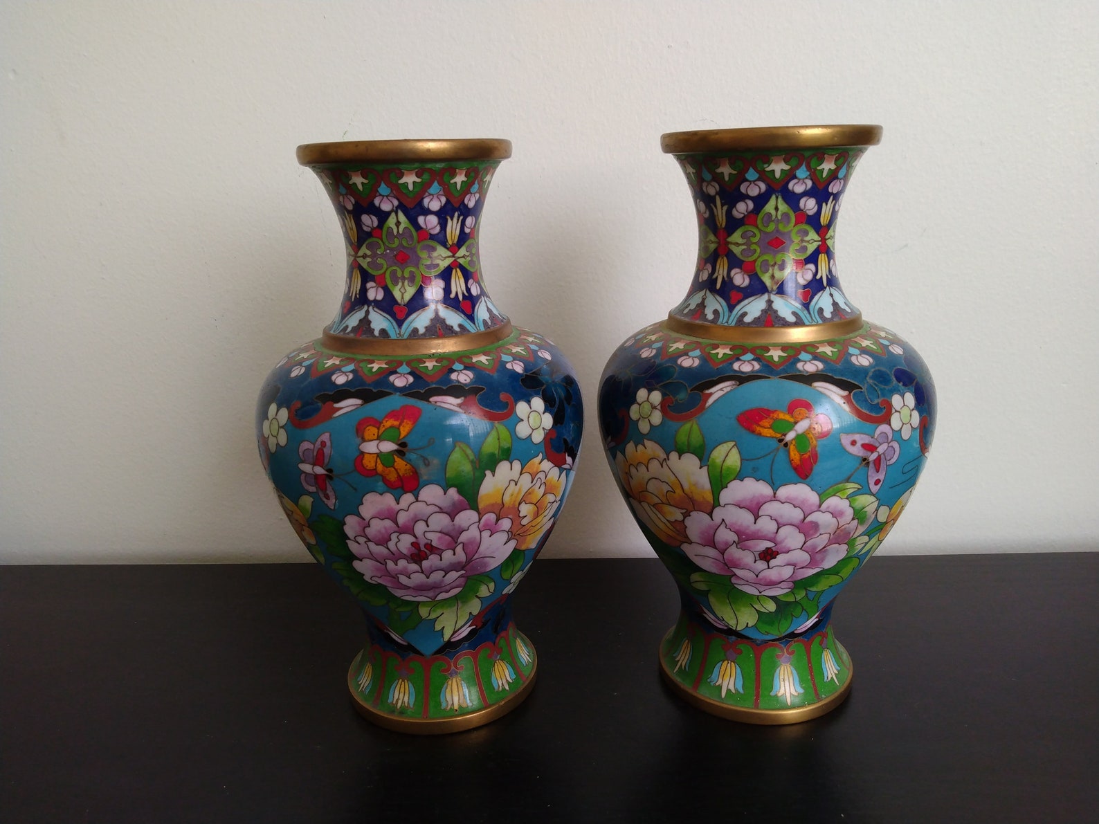2 Chinese Jingfa Cloisonné Vase With Cranes, Flowers and Butterflies ...