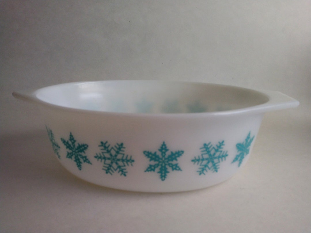 1960's Turquoise Snowflake Pyrex 1.5 Qt Handled Casserole Dish #043 - Etsy
