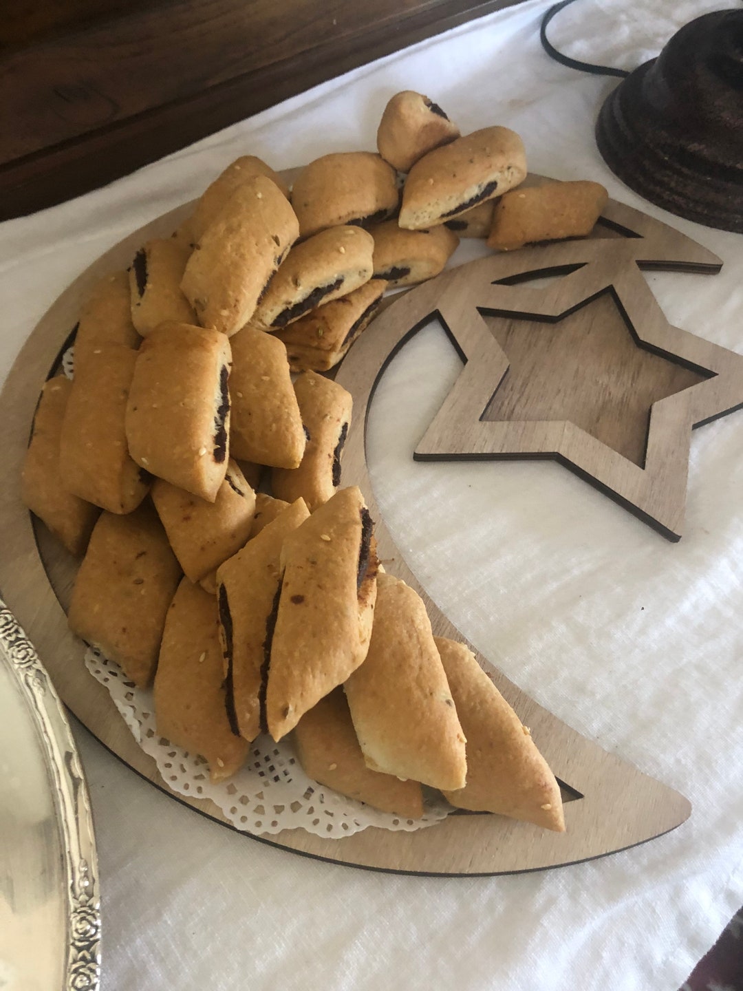 1lb of Homemade Filled Dates Araeesh ( قراقيش بعجوه) Eid Cookies ...