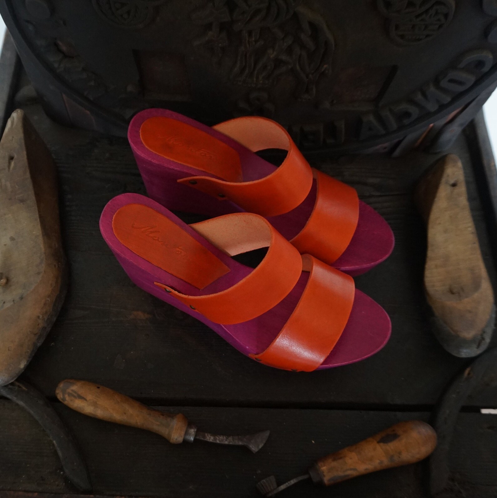 Women's Clogs in Wood and Vegetable-tanned Leather, Made in Italy ...