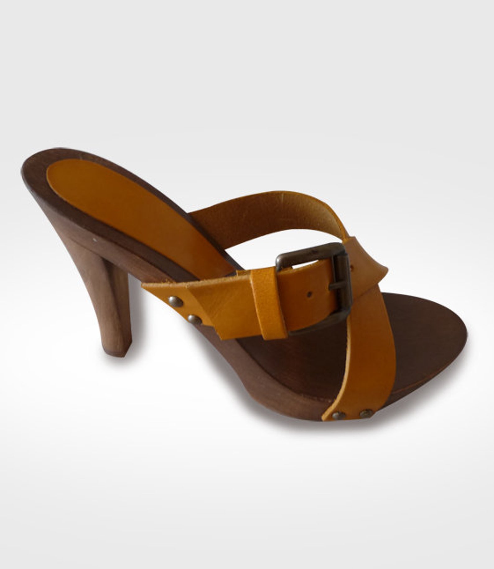 Mario Doni Women's Clogs in Wood and Vegetable-tanned Leather ...