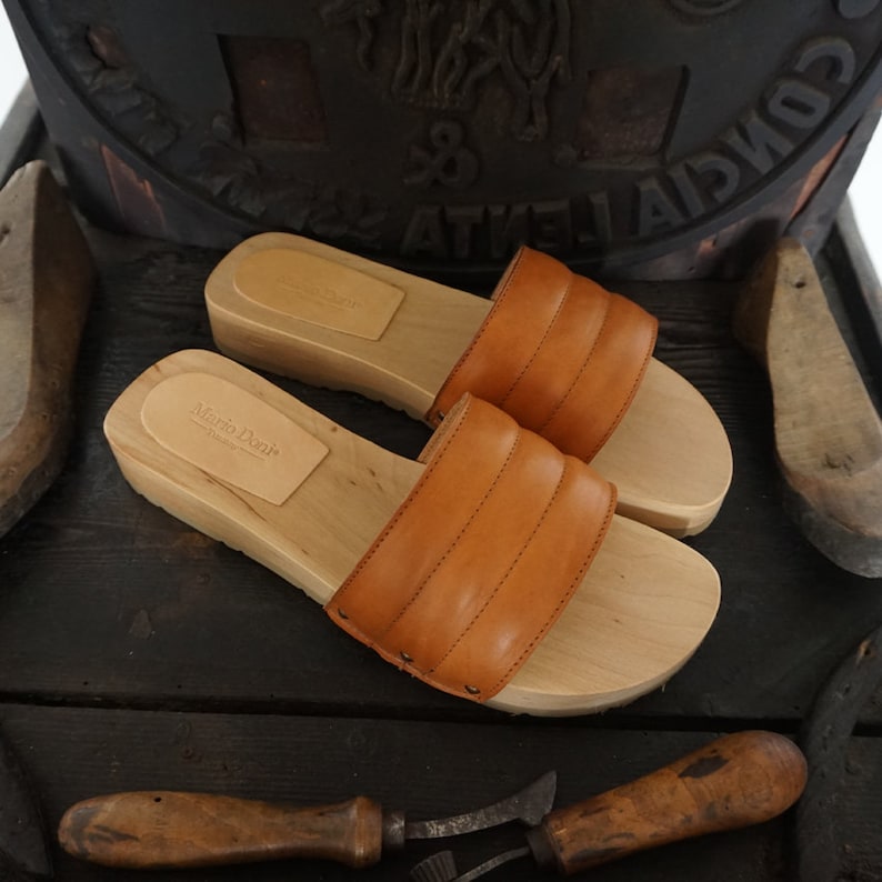 Men's Clogs in Wood and Vegetable-tanned Leather Mario - Etsy