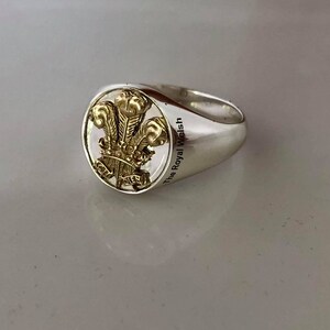Royal Welsh Feathers Ring - Etsy