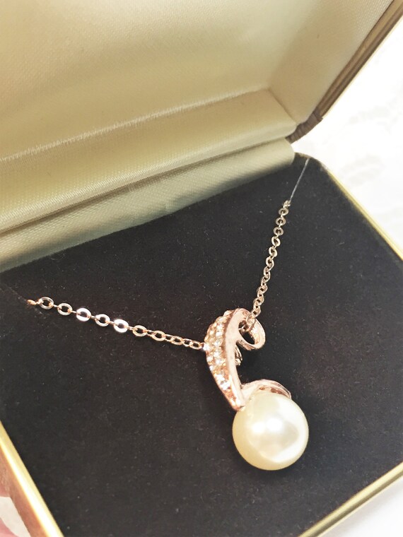 Single Pearl Necklace with Rhinestone Accents, Pendan… - Gem