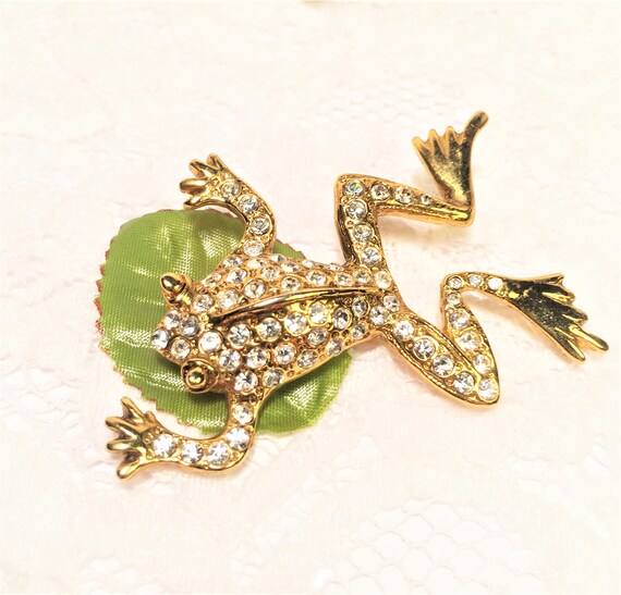 A Princely Frog in Gold Tone with Pave Set Aurora Bor… - Gem