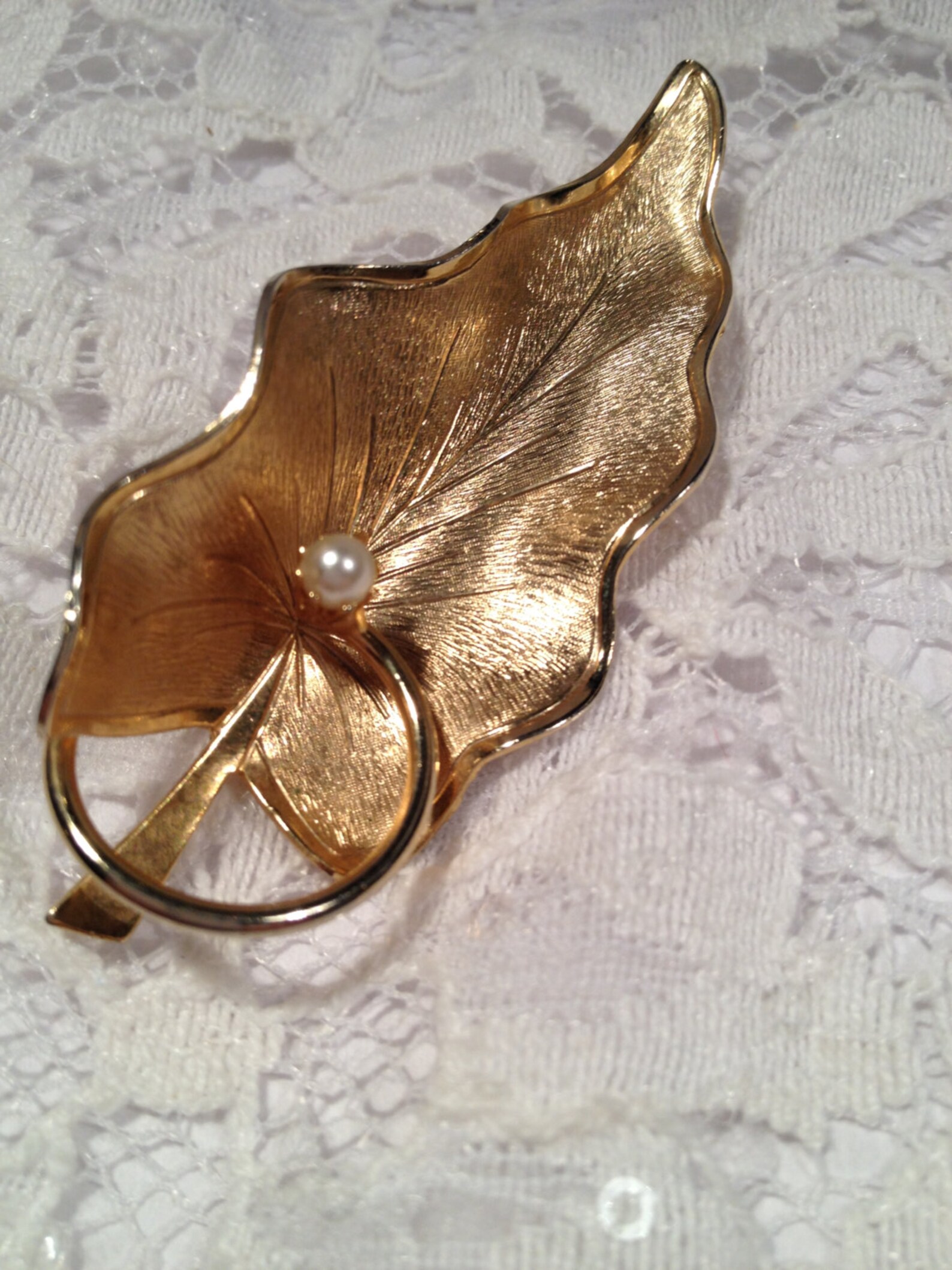 Vintage Signed Lisa Brooch, Gold Tone Curled Leaf With Faux Pearl at ...