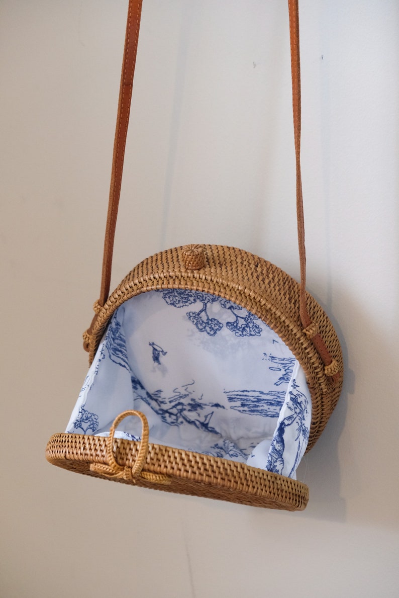SOL Crossbody Round rattan bag with custom lining insert | Etsy