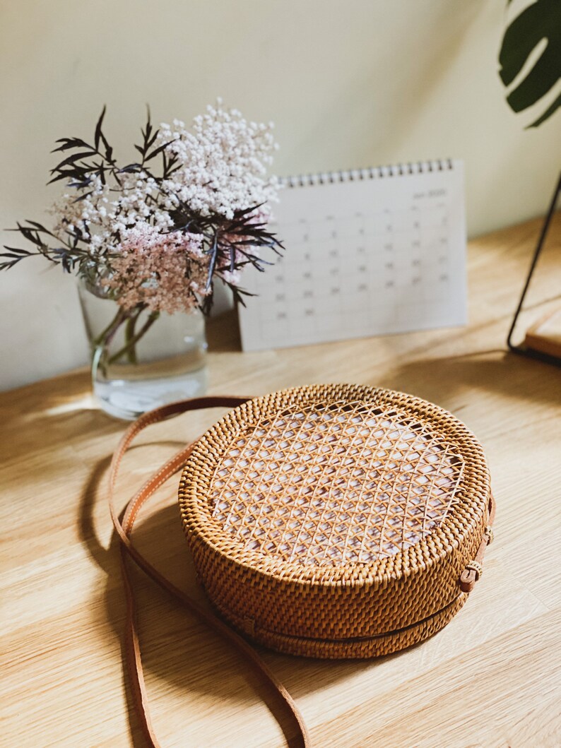 SOL Crossbody Round rattan bag with custom lining insert | Etsy