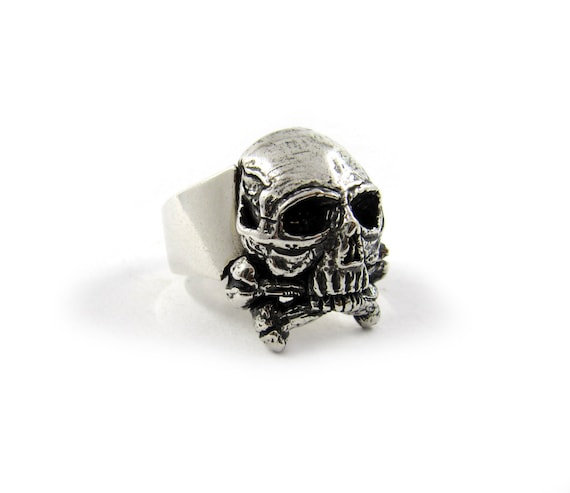 Skull ring skull and crossbones ring biker ring gothic | Etsy
