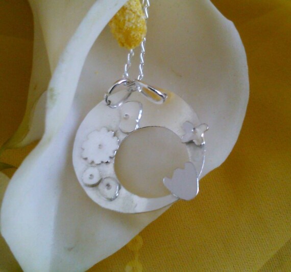 Sterling Silver Flower Circle Necklace | Etsy