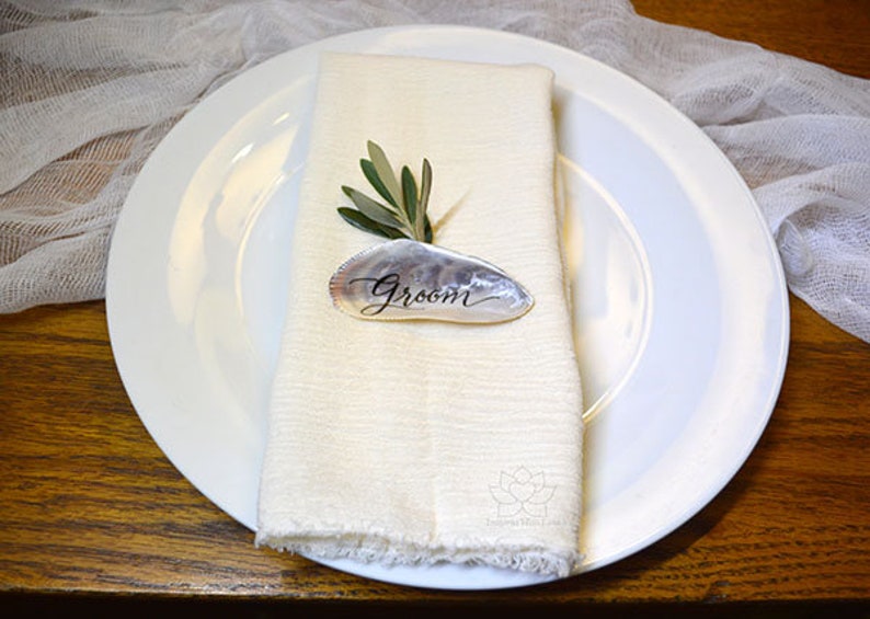Custom Personalized Calligraphy Mussel Shells Name Place Card - Etsy