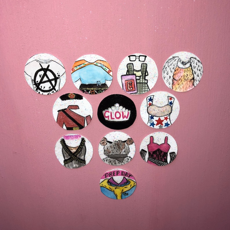 GLOW Iconic Outfit Pin Badge Collection - Etsy