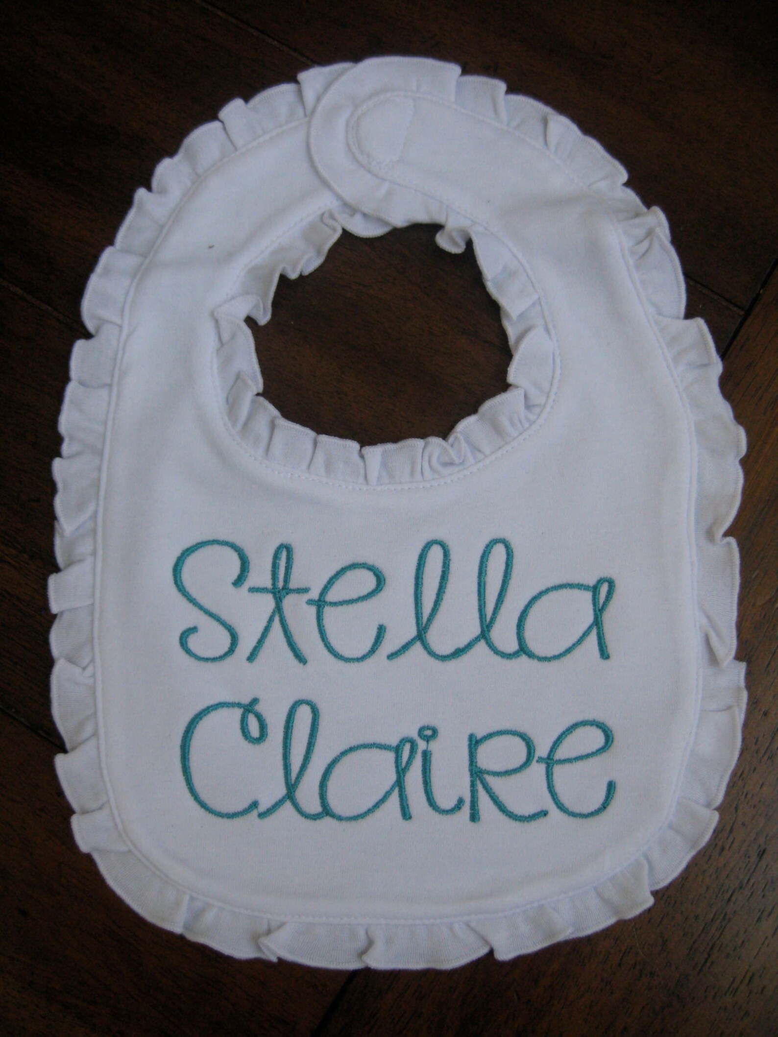 Monogrammed/personalized Ruffled Bib - Etsy