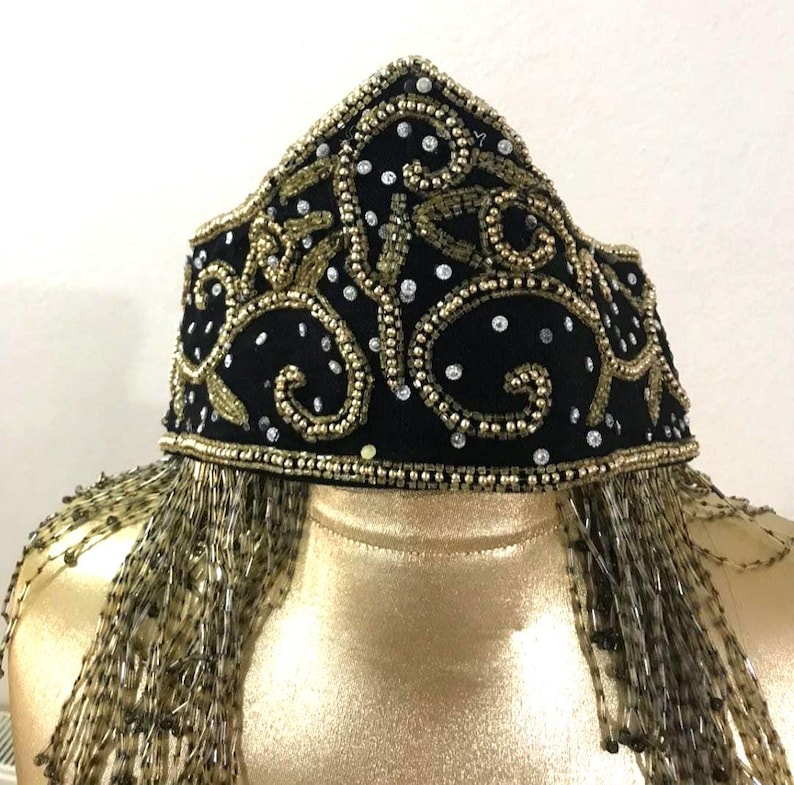 Schwarz & Gold Renaissance Samt besticktes Mittelalterkleid, Krone 12 ...