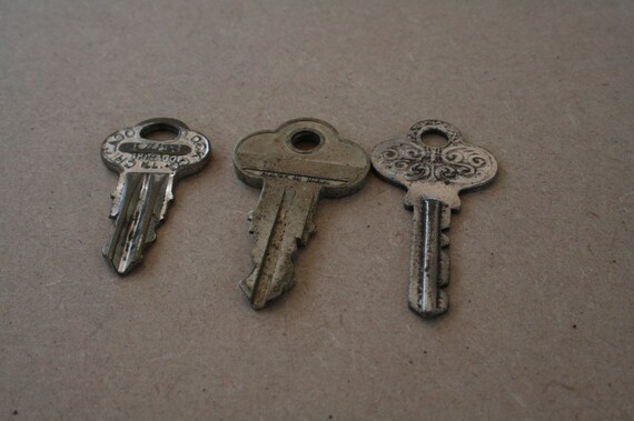 Home Improvement Home & Living Doors & Locks Antique Small Brass Key ...
