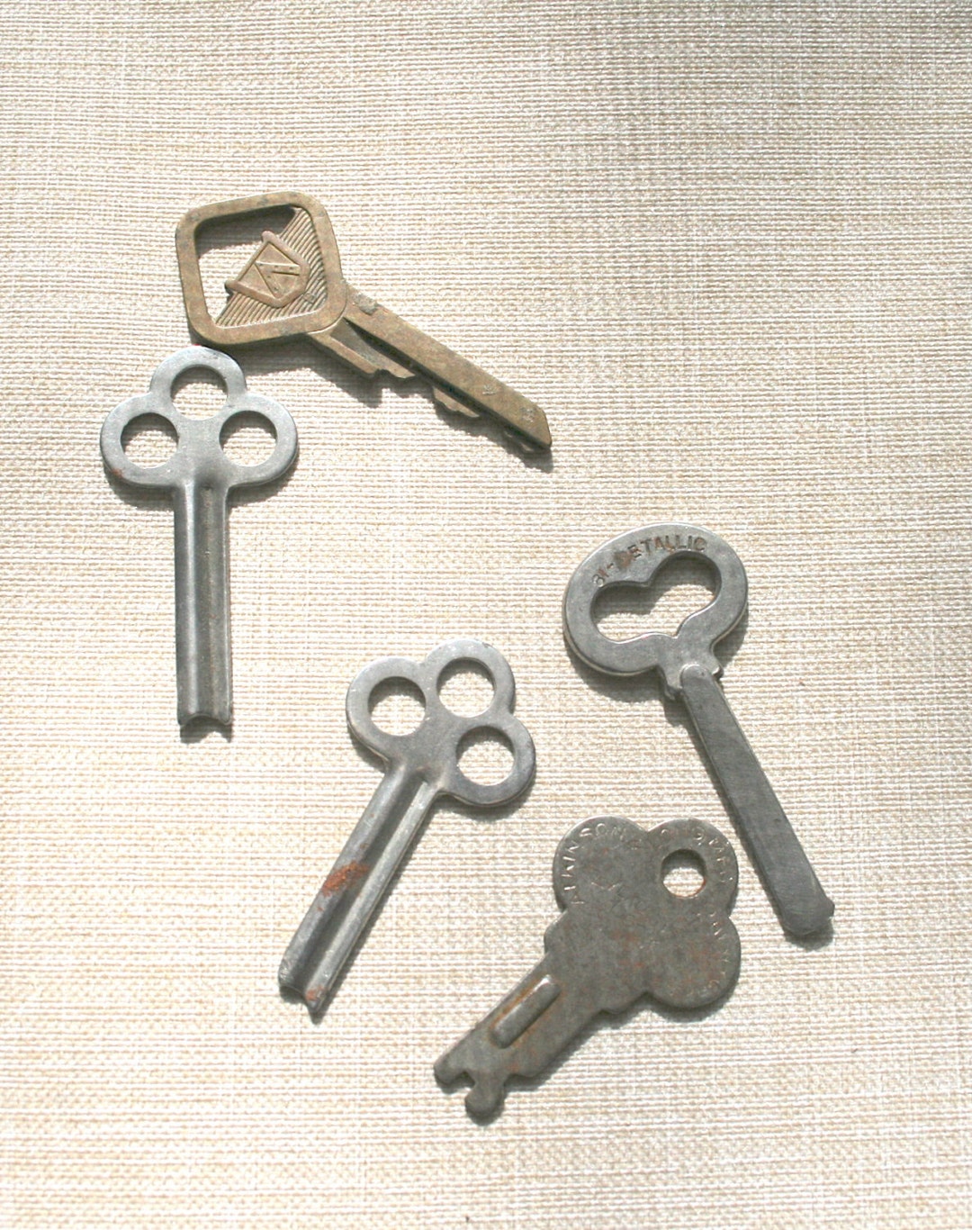 Vintage 3 Hole Keys,rustic Padlock Heart Key, - Etsy
