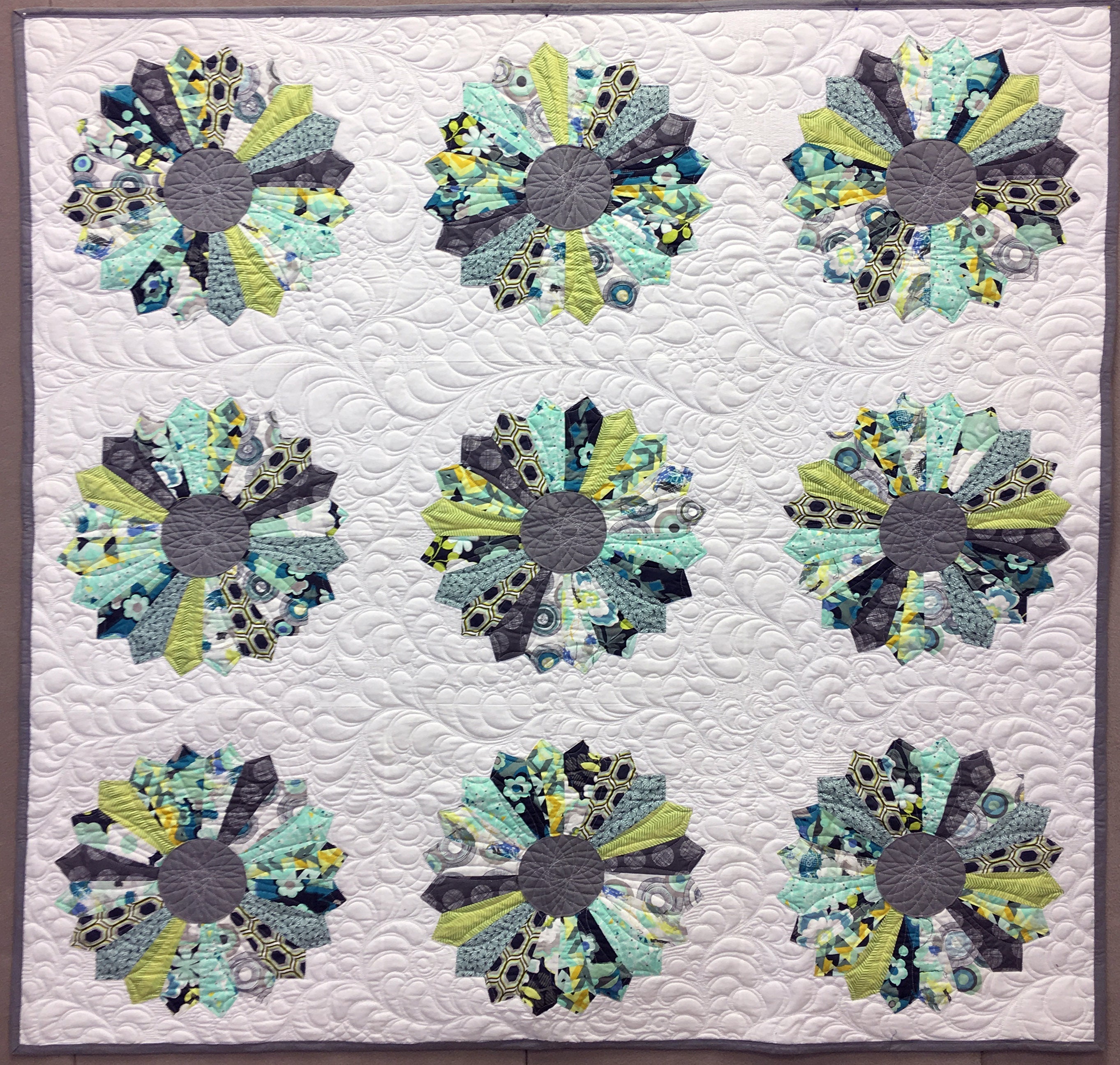 Modern Dresden Plate Quilt - Etsy