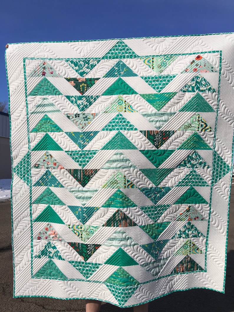 Modern Green Triangle Quilt - Etsy