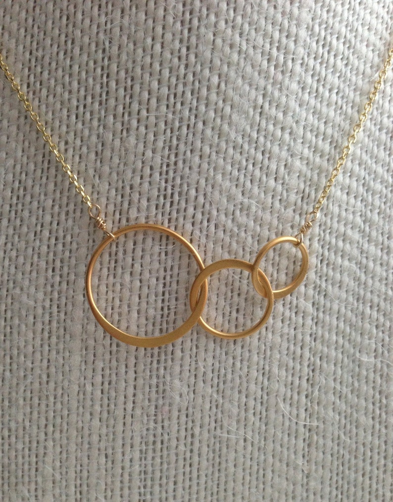 Triple Circle Link Necklace Interlocking three rings Wire | Etsy