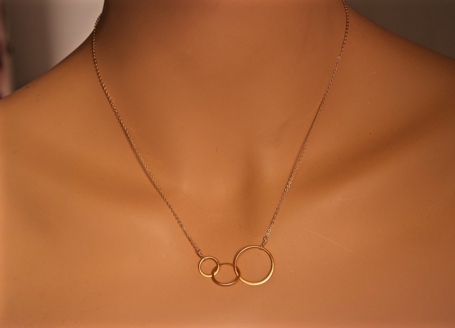 Triple Circle Link Necklace Interlocking three rings Wire | Etsy