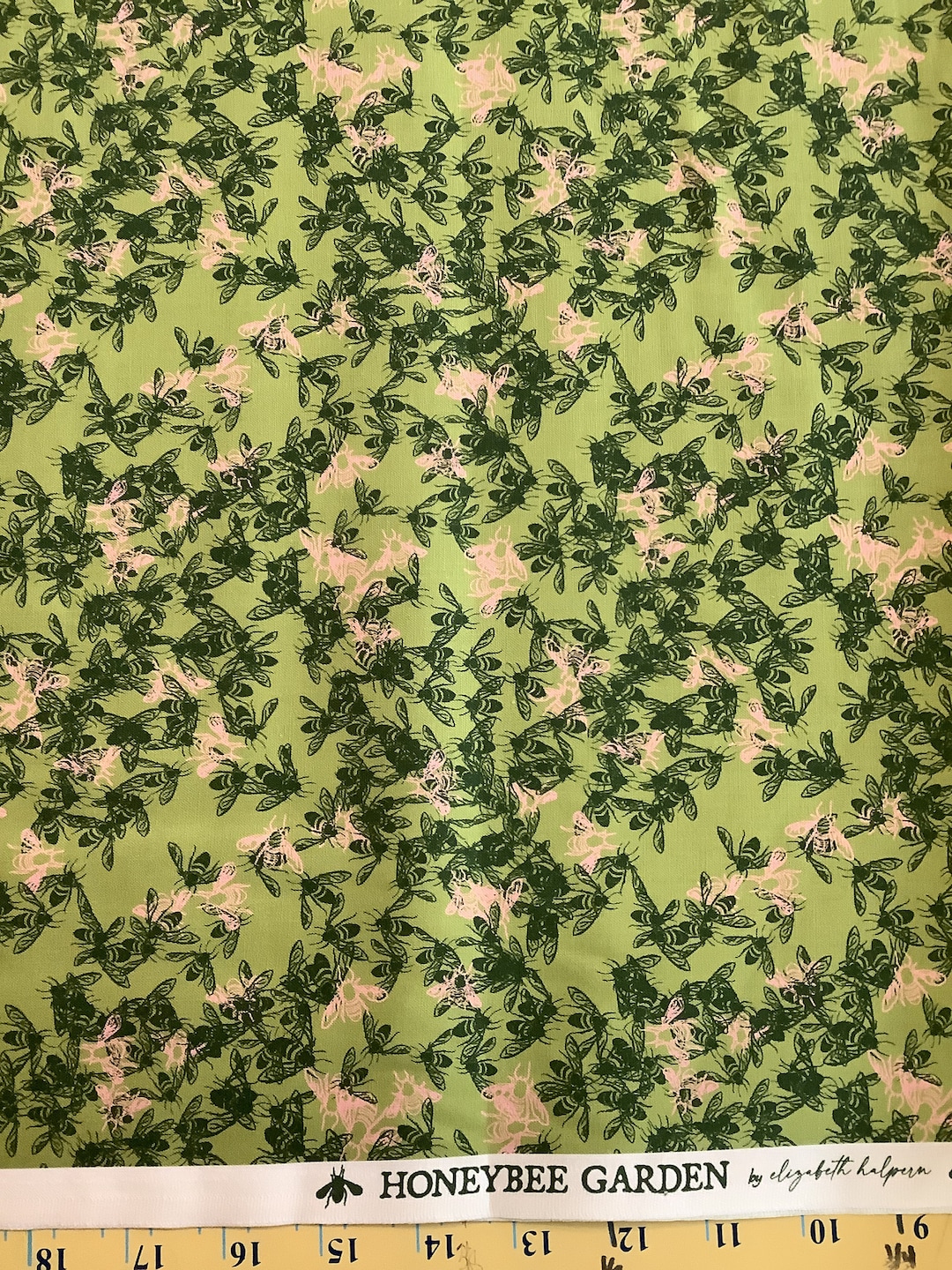 Honey Bee Garden Swarm on Green by Elizabeth Halpern for RJR Fabrics - Etsy