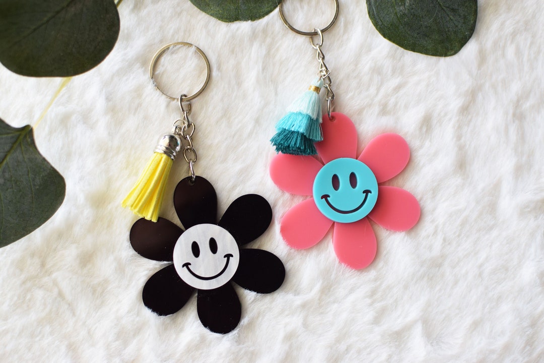 Smiley Face Flower Keychain/smiley Face Keychain/smiley Daisy Keychain ...