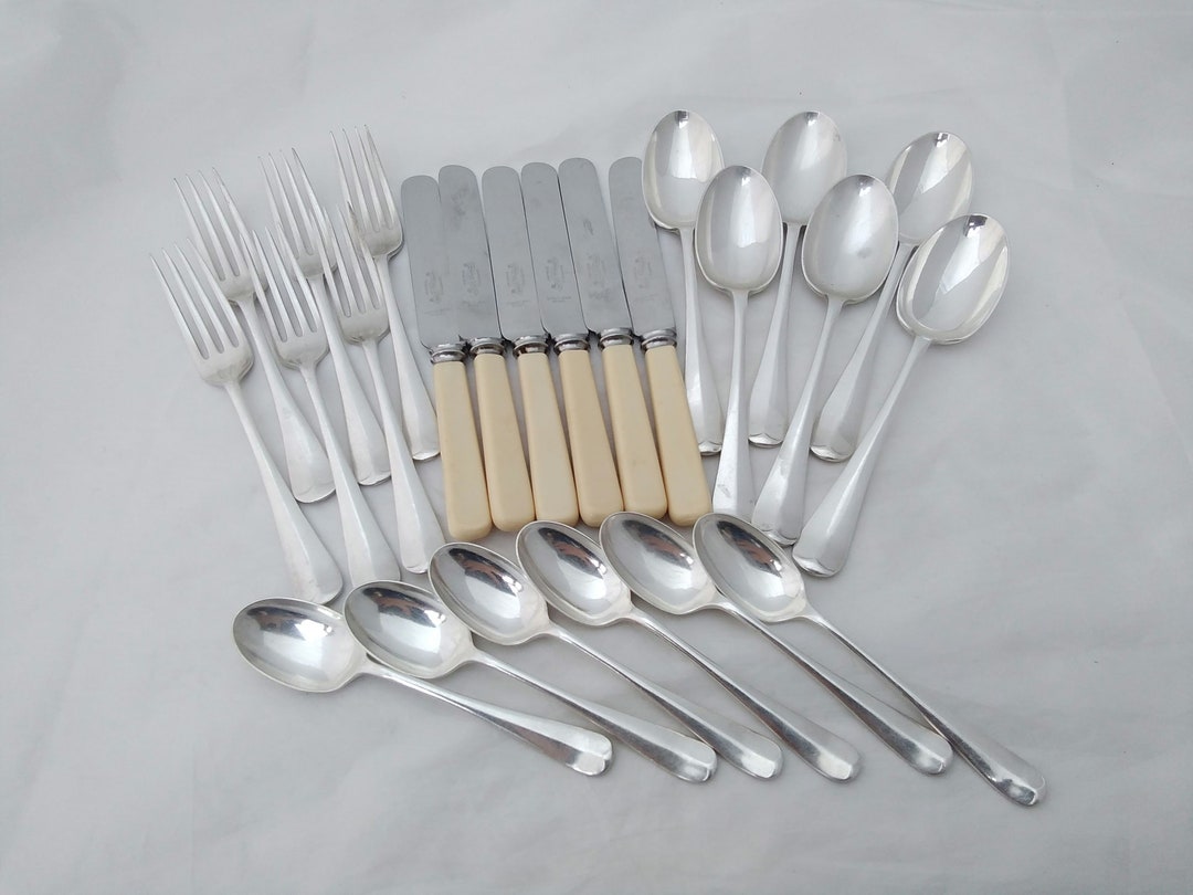 24 Piece Vintage Silver Plated Rats Tail Pattern Dessert EPNS, Walker ...