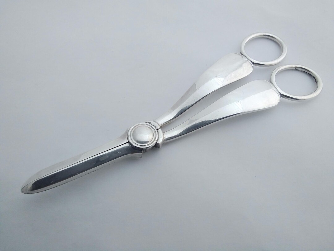 Art Deco Rats Tail Pattern Antique Silver Plated Grape Scissors Cutlery ...