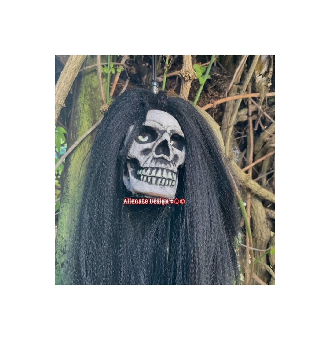 SMALL SHRUNKEN SKULL Head Hanger Tsantsa Jivaro Headhunter Skull Prop ...