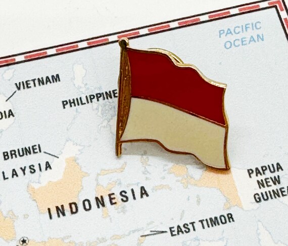 Indonesia Flag Pin / Tie Tack / Lapel Pin / Country F… - Gem