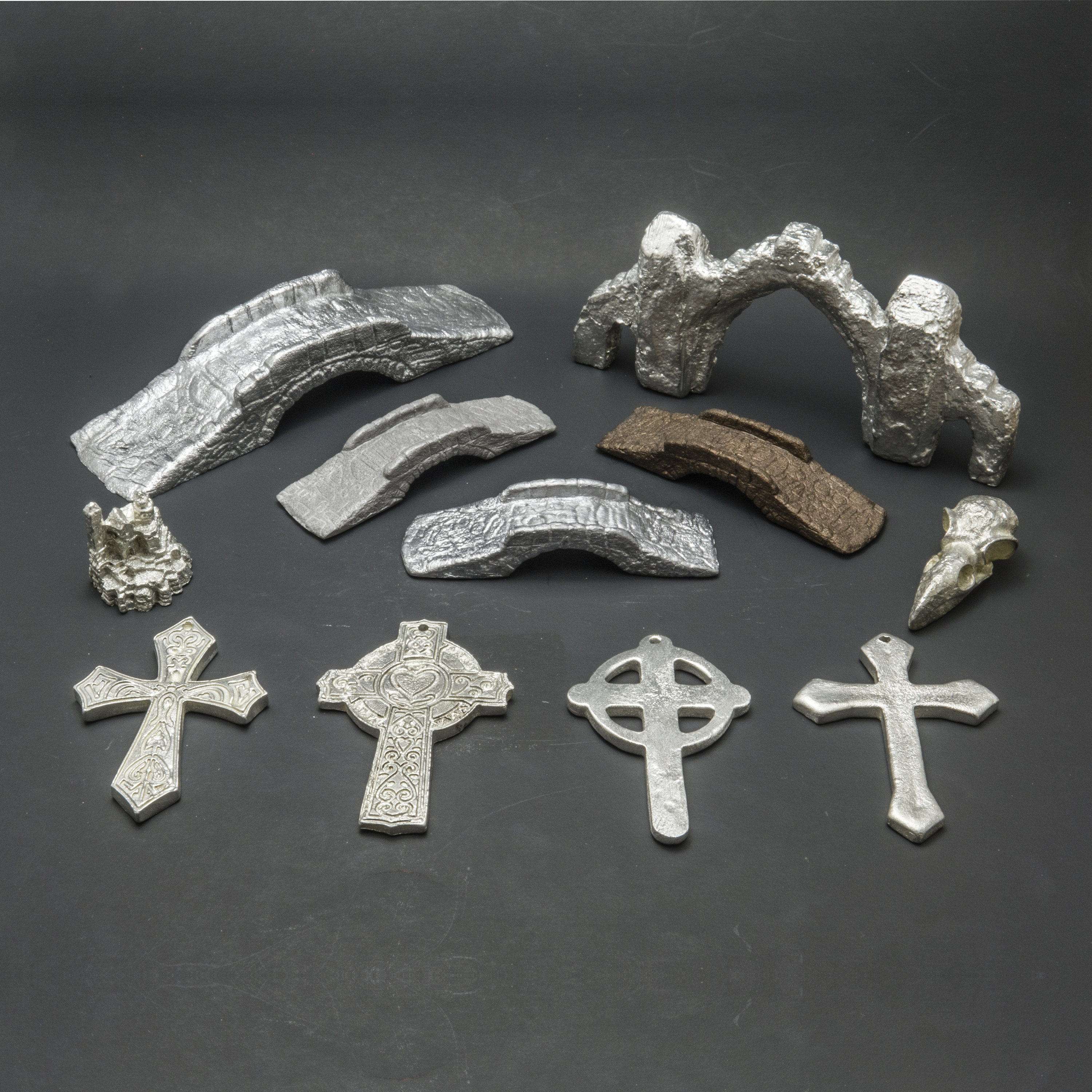 Pewter Miniature 3.5l Versions of the Swilcan Bridge at the Old Course ...