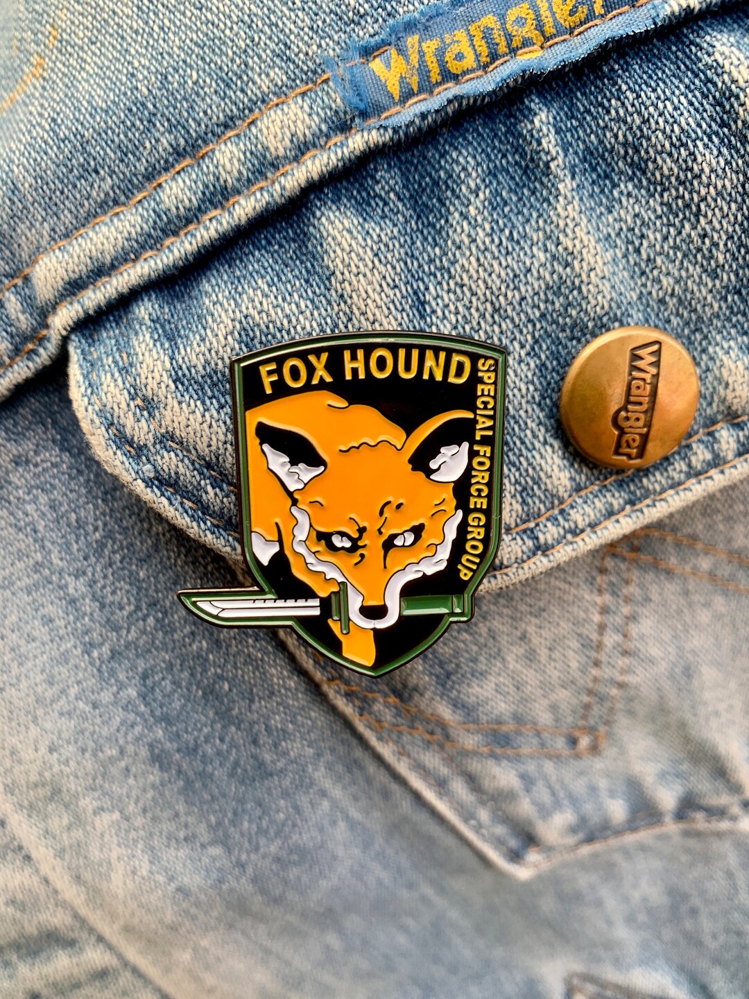 METAL GEAR SOLID Foxhound Pin Badge Yakuza Like A Dragon Final Fantasy ...