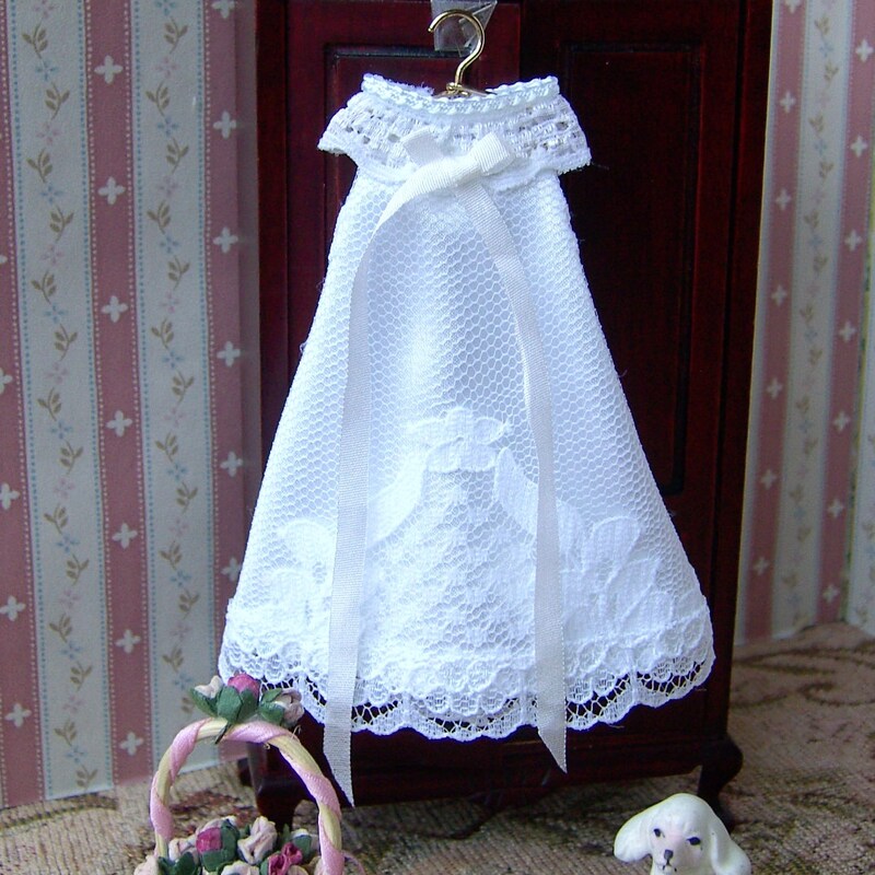 Dollhouse Display - Etsy
